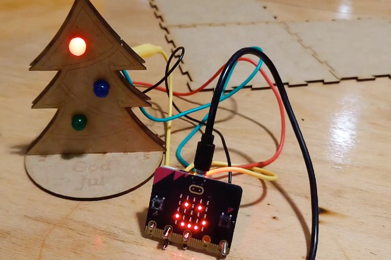 Hvordan Programmere Julelys Med Micro:bit ? - Vilvite